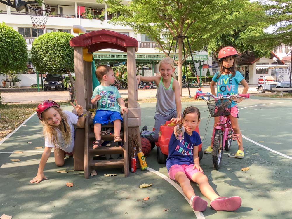 Captain No-Beard – We Are The Wongs